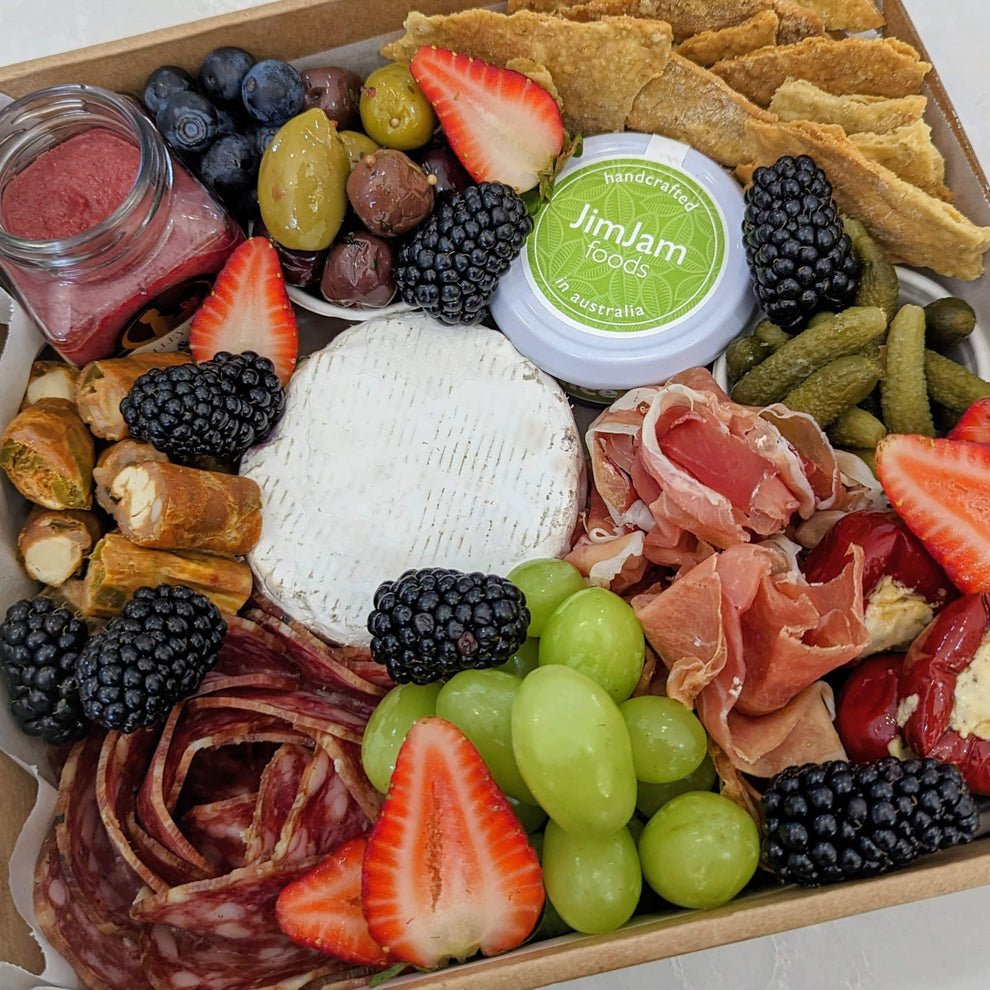 Savoury Grazing Box Small – Fresh and Co Hampers